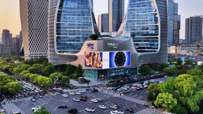 China Customized Flexible Outdoor LED Display Solution For Shopping Mall for sale