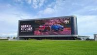 China Advertising P10 Outdoor LED Display 11000 Nits Ultra High Brightness 7680Hz Refresh Rate for sale