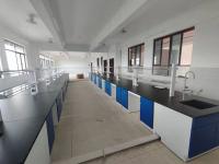 China Steel-Made Anti-Corrosion Hospital Treatment Room Furniture Includes Treatment Cabinets and Tables for sale