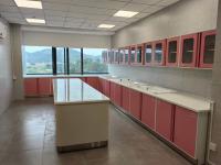 China Steel-Made Anti-Corrosion Hospital Treatment Room Furniture Includes Treatment Cabinets and Tables for sale