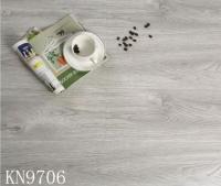 China Engineered MDF HDF Laminated Wooden Flooring Soundproof Waterproof for sale