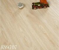 China Engineered MDF HDF Laminated Wooden Flooring Soundproof Waterproof for sale