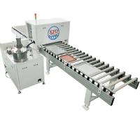 China Glue Spraying Machine for Sandwich Panel Lamination Efficiency for sale