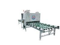 China Polyruethane Foam Honeycomb Panel Gluing Machine for sale