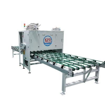 China Lightweight EPS XPS and Aluminum Honeycomb Plate Bonding Machine with 220V Voltage for sale