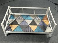 China Wooden Indoor Iron Frame Pet Elevated Dog Bed for Dogs of 20-30kg Bearing Capacity for sale