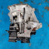 China 8M5R7002KC 5-Speed Manual Transmission for Ford Focus 2015-2018 60x55x63cm for sale