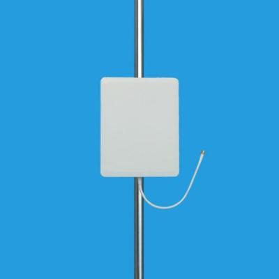 China 2300-2700MHz 14dBi Outdoor or Indoor 4G LTE Flat Directional Panel Antenna for sale