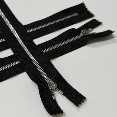 China Full Tooth Shaped Particles #3 Corn Teeth Metal Zipper Bright Nickel Smooth Operation for sale