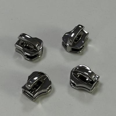 China Large Size #8 Metal Zipper Slider Metal Plating Process Oxidation Resistant Rust Proof for sale