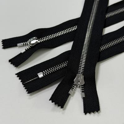 China Durable #5 Euro Teeth Metal Zipper Bright Nickel 60cm Resistant Deformation for sale
