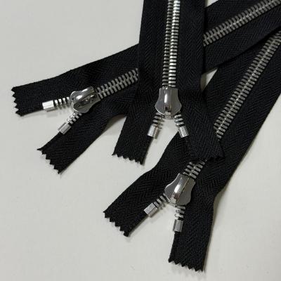 China Excellent Hold #8 Double Pointed Teeth Metal Zipper Bright Nickel 80cm for sale