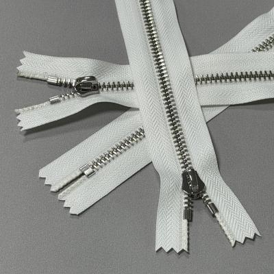 China Smooth Durable #5 Y Shape Metal Zipper Bright Nickel for Apparel Luggage for sale