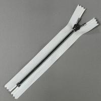 China Understated Elegance #5 Y Shape Metal Zipper Gun Metal Uniform Electroplating for sale