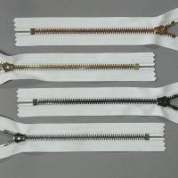 China Light Gold Metal Zip #5 Corn Teeth Arching Resistant Customizable 30cm for sale