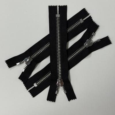 China #8 Y Shape Metal Zipper Bright Nickel High Tensile Strength Smooth Opening Closing for sale