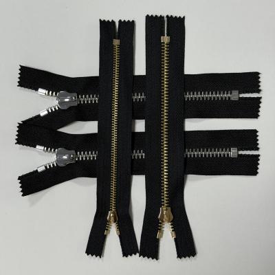 China Brass Y Shaped Metal Zipper #5 High Load Bearing Capacity Smooth Operation for sale