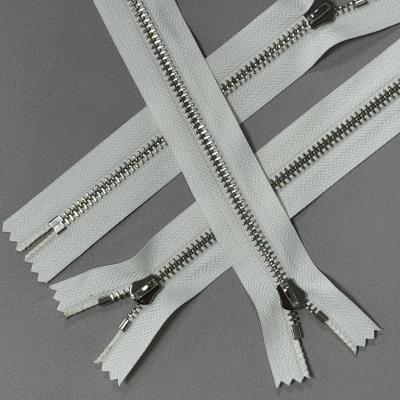 China Fade Resistant #5 Y Shape Metal Zipper Bright Nickel 100% Consistent Color Durable for sale