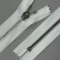 China Washable Wear Resistant #5 Y Shape Metal Zipper Smooth Operation Gun Metal 60cm for sale