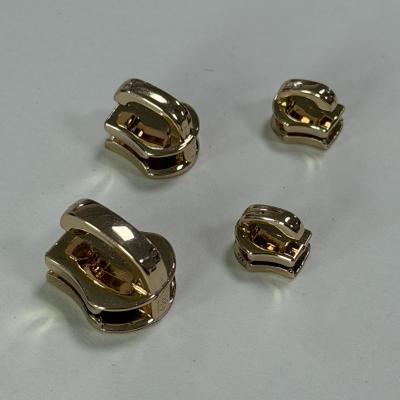 China Anti Scratch Zinc Alloy Zipper Slider #8 Non Lock Pin Lock Drop Resistant Heavy Load for sale