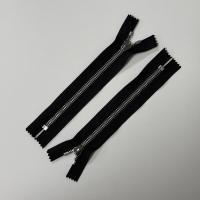 China Smooth Feel #5 Double Pointed Teeth Metal Zipper Evenly Distributed Force Bright Nickel for sale