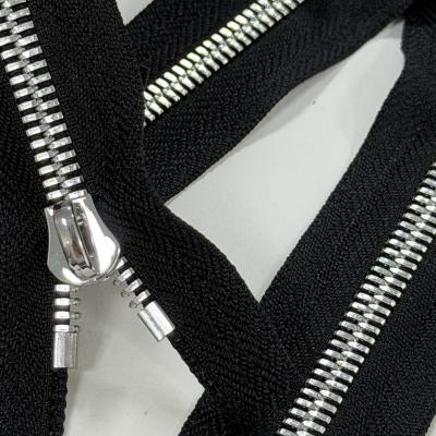 China Smooth Feel #5 Double Pointed Teeth Metal Zipper Evenly Distributed Force Bright Nickel for sale