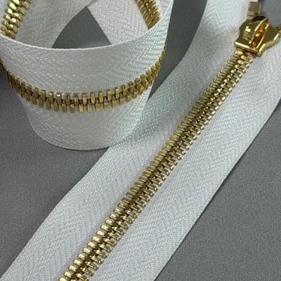 China Highly Durable #5 Double Pointed Teeth Metal Zipper Pull Sequence Bright Nickel for sale