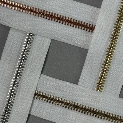 China Luxurious #5 Double Pointed Teeth Metal Zipper Cold Heat Resistant Bright Nickel 80cm for sale