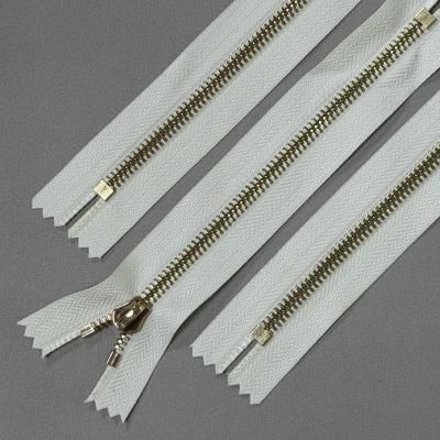 China Double Point Teeth Metal Zipper No.5 Stable Performance Exquisite Craftsmanship for sale