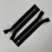 China Smooth Pulling Action #8 Euro Teeth Metal Zipper Fully Polished Tooth Surfaces for sale