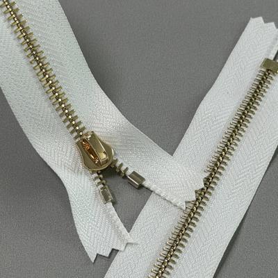 China Euro Teeth Metal Zipper Light Gold 5 Size Deformation Resistant High Stability for sale