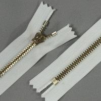 China Flat And Straight #5 Corn Teeth Metal Zipper Smooth And Silent Operation for sale