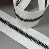 China Fixed Length Cutting #5 Corn Teeth Metal Zipper Supports Metered Roll Stock for sale