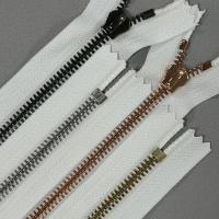 China Custom Corn Teeth Zipper #5 White Metal Zip Resistant To Sweat Stains for sale