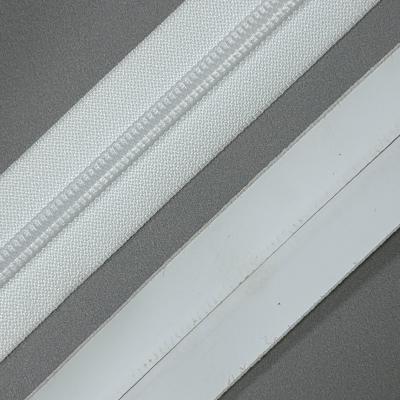 China Anti Destruction #5 Waterproof Zipper Low Temperature Water Repellent for Outdoor Jackets for sale