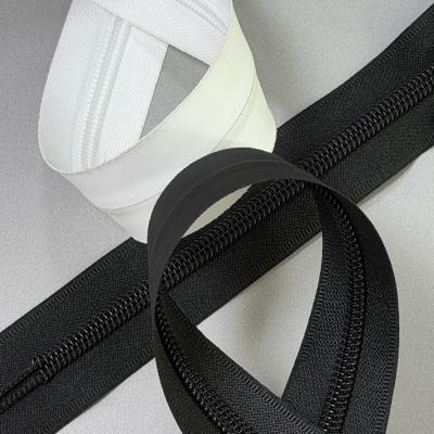 China Open End Waterproof Zipper #5 Windproof TPU Zipper Customized for sale
