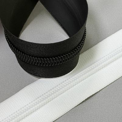 China Smooth Routing Watertight #5 Nylon Coil Zipper for Outdoor Jackets Skiwear -30°C for sale