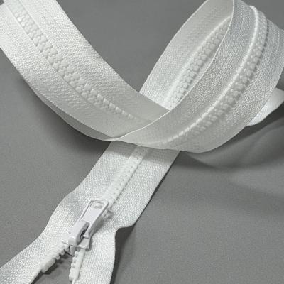 China Sturdy Structure #5 Plastic Zippers Rugged High Tensile Strength for sale