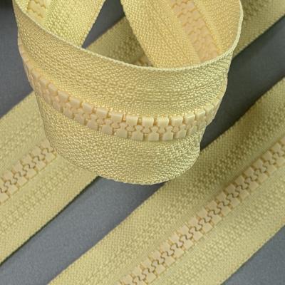 China Yellow Durable Resin Plastic Zipper #5 Rust Moisture Resistant for sale
