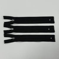 China High Toughness #3 Nylon Zipper Lightweight Comfortable User Experience for sale