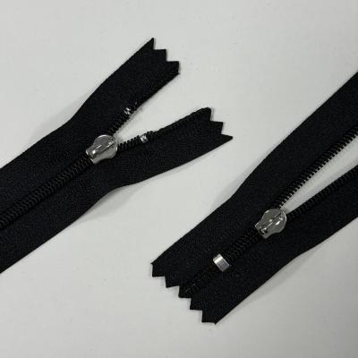 China High Toughness #3 Nylon Zipper Lightweight Comfortable User Experience for sale