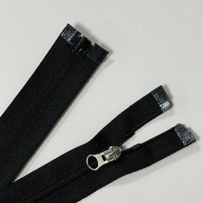 China Solid Integration #3 Nylon Zipper 100% Polyester Tape Wide Color Options for sale