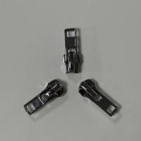 China Zinc Alloy #8 Auto Lock Slider with Standard Pull Tab for Bags and Apparel for sale