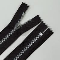 China Precision Polishing #5 Double Pointed Teeth Metal Zipper Cutting To Specified Dimensions for sale