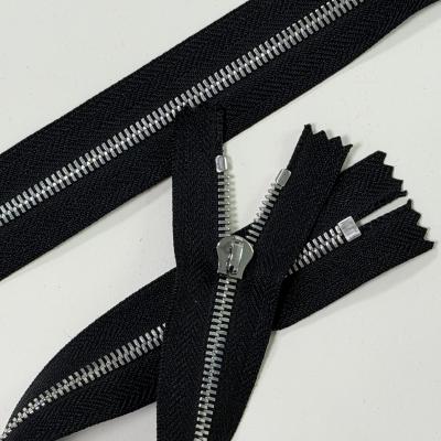 China Brass #5 Double Pointed Teeth Metal Zipper Even And Well-Aligned Teeth for sale