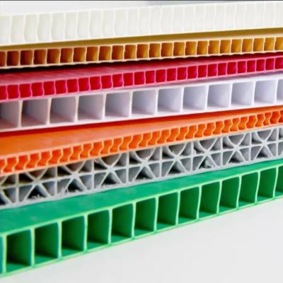 China 2mm 2.5mm 3mm 4mm PP Board Floor Marble Tile Wall Protection Black Corrugated Plastic Sheet for sale