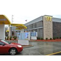 China 55-inch Outdoor Drive-Thru Menu Board System with 3000nits Brightness and 3-Screen Splicing Capability for sale