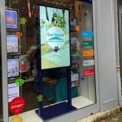 China 49 Inch Dual Sided LCD Window Display with 2500cd/m² Brightness and Android 7.1 Media Player for sale