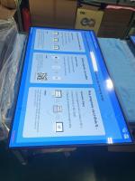 China 43-inch 500nits FHD Indoor Digital Menu Board with Single-Arm Bracket - 700cd/m² Brightness, 50,000+ Hours Lifespan for sale