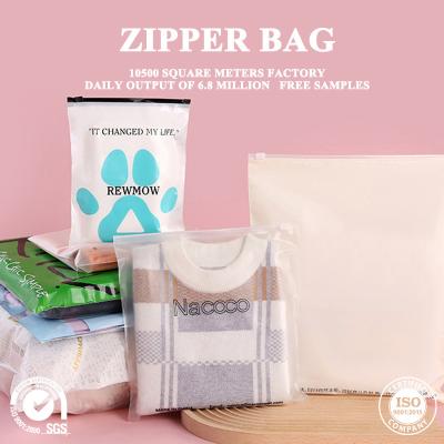 China Lightweight Plastic Clothing Packaging Bags Sustainable For Clothing Decor Accessories for sale